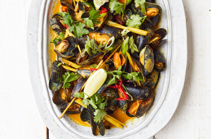 Mosselen in gele curry saus | Een heerlijk zomers gerecht! - Anniepannie.nl